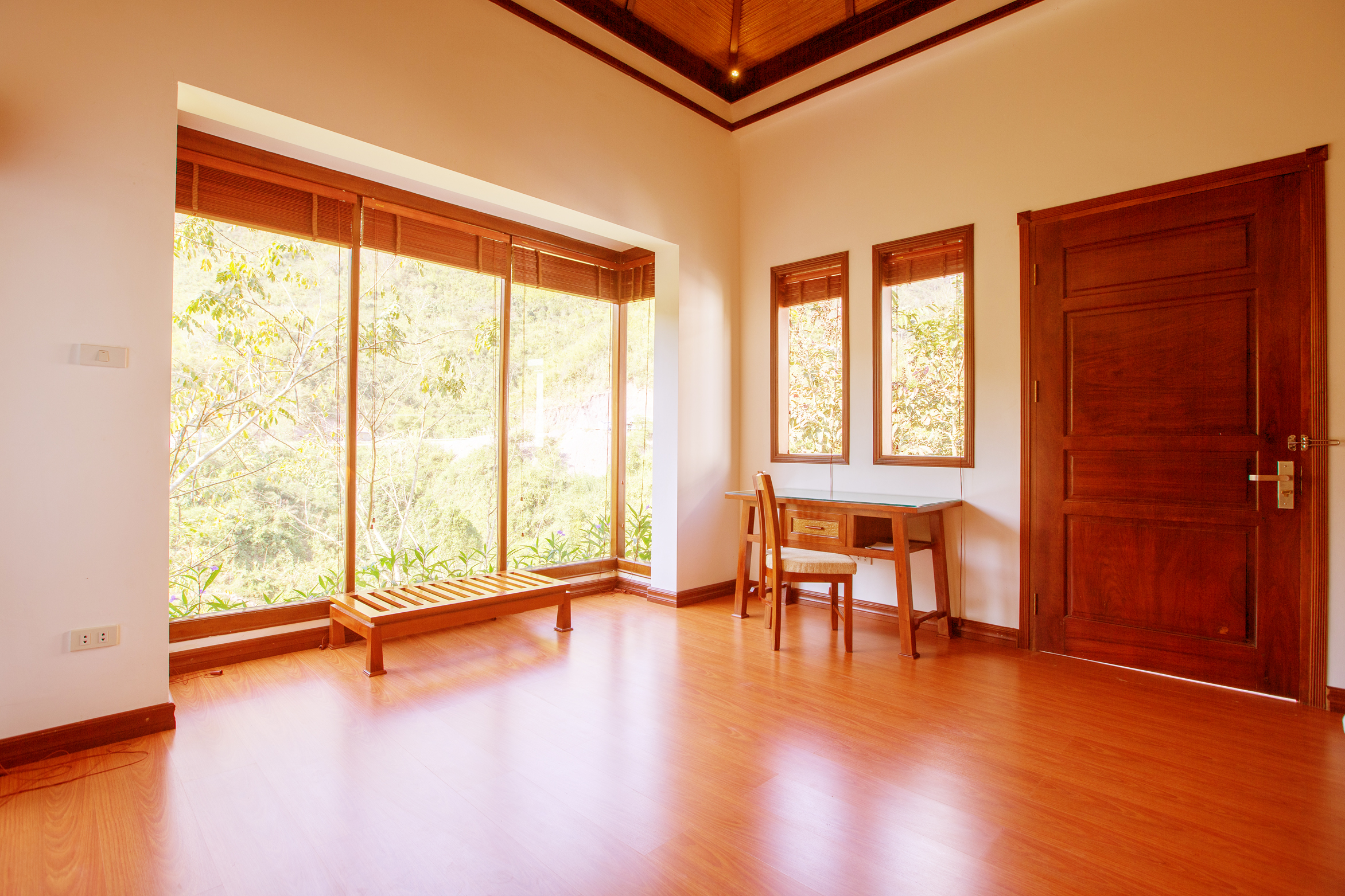 Le Grand - A luxury 4-star plus resort located on Mekong River at Muang ...